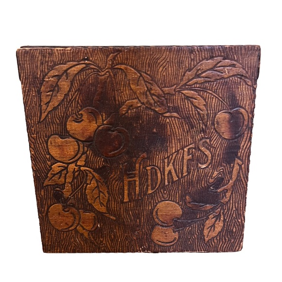 Accents | 1911920s Antique Hdkfs Pyrography Burnt Wooden Hankie Box ...